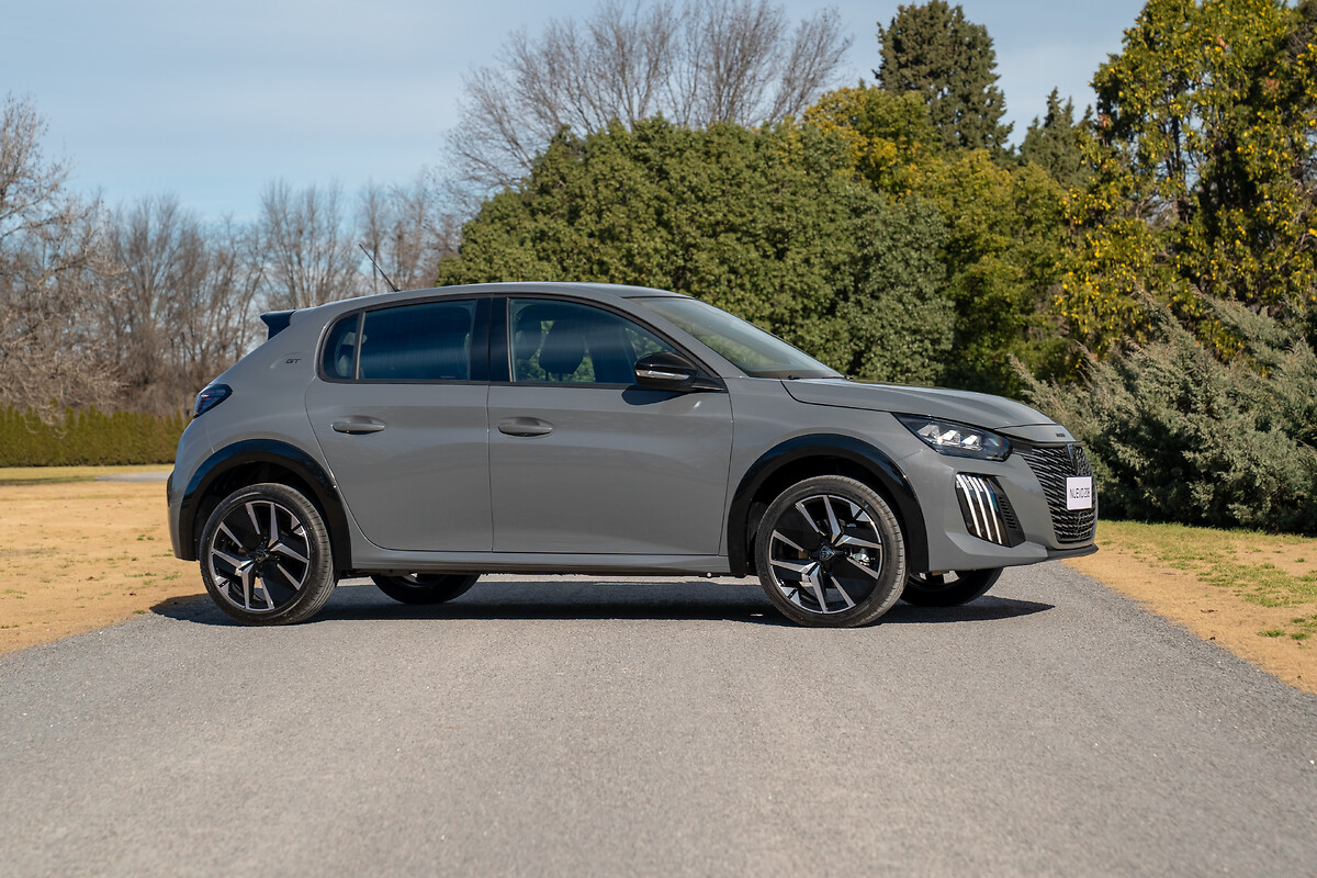 Lanzamiento del renovado Peugeot 208 2025 en Argentina. | AUTO InfoBlog